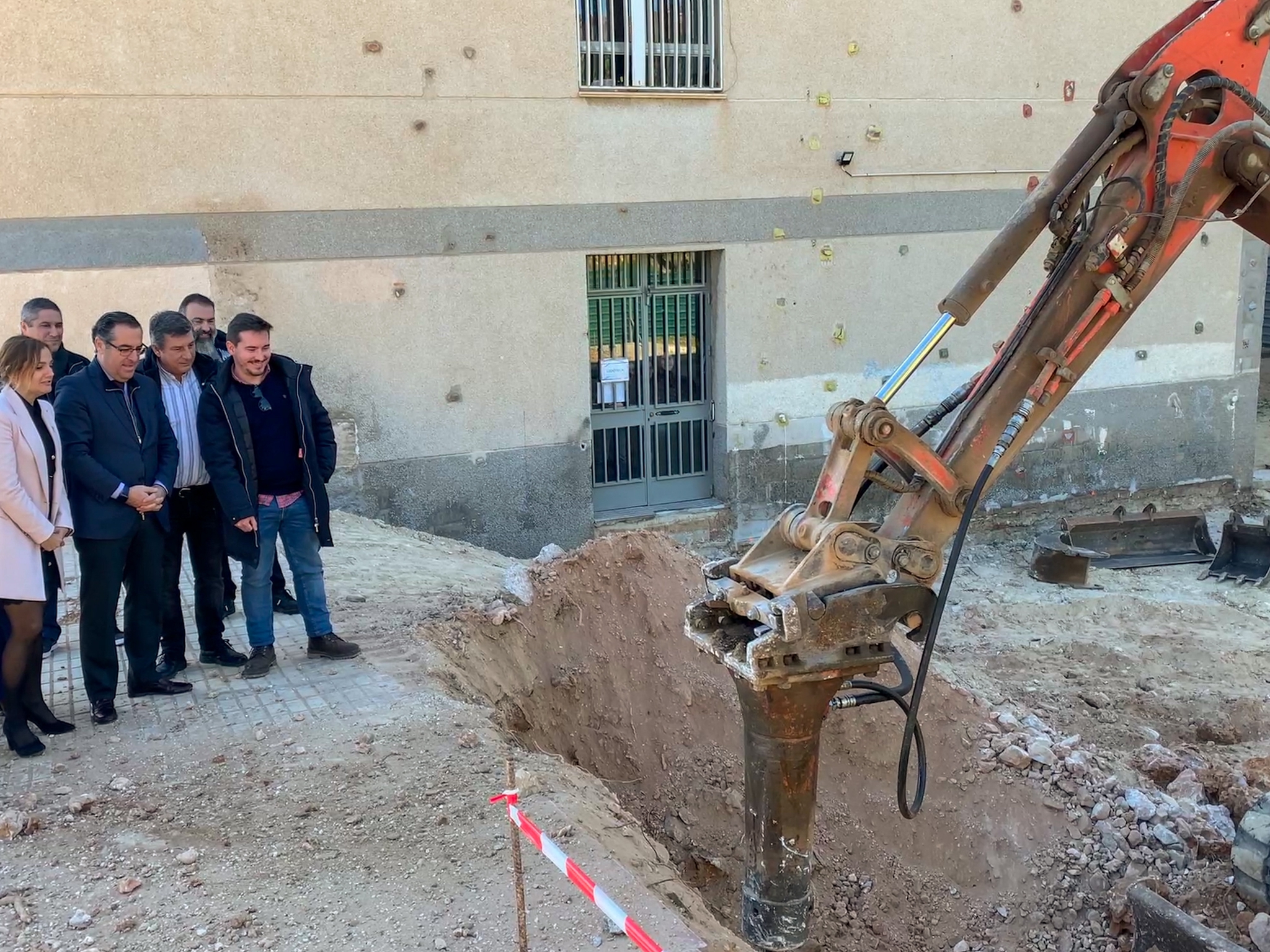 Concejales de Educación y Urbanismo visitan junto al Delegado de Desarrollo Educativo el inicio ...